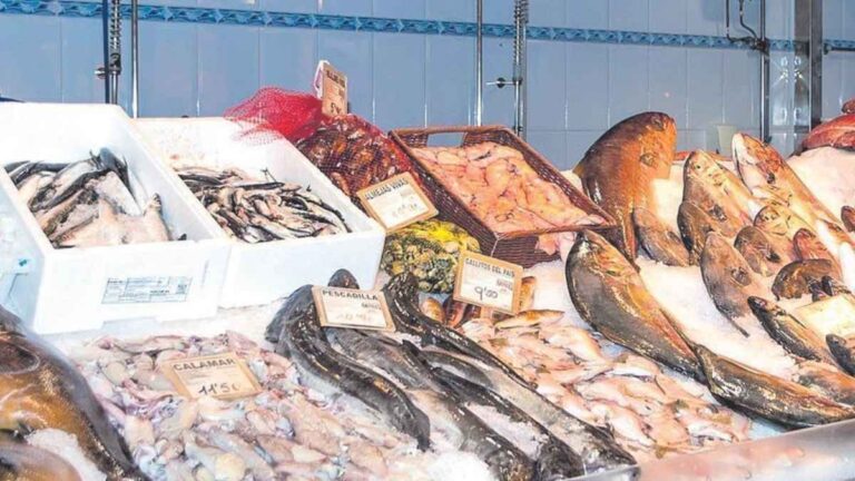 La diferencia de precio entre el pescado de mostrador y el de bandeja ...